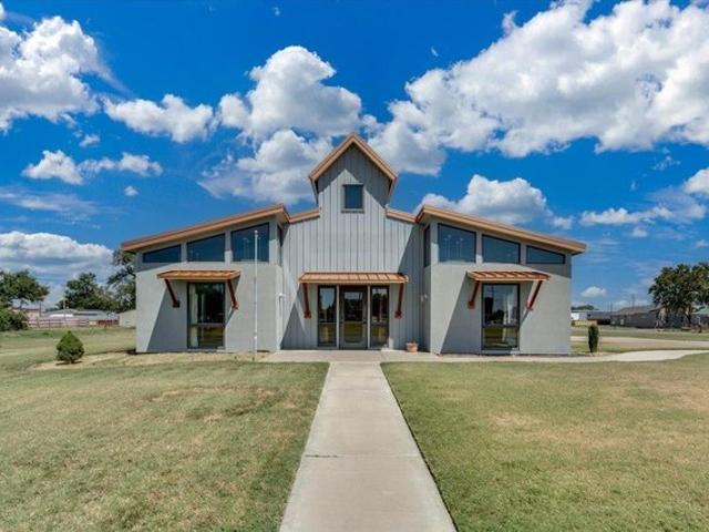 500 N Walnut St, South Hutchinson, KS 67505