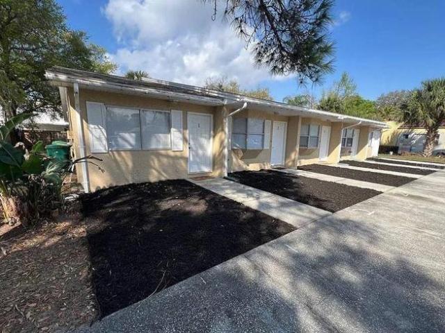 500 N Center St #3, Eustis, FL 32726