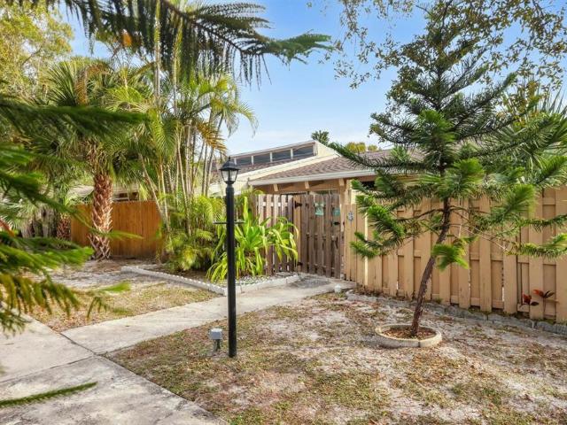 500 N Jefferson Ave, Unit C3, Sarasota, FL 34237 | MLS #A4677