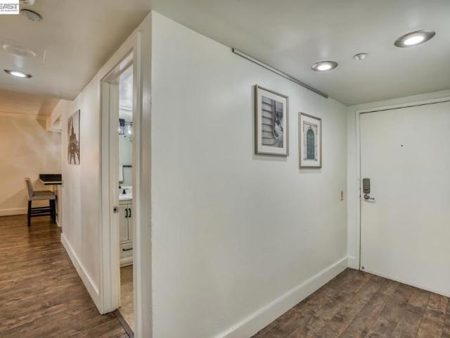 500 N St 205