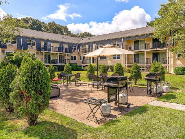 500 North Quincy Street 2 Bedroom Apartment for Rent at 500 N Quincy St, Abington, MA 02351