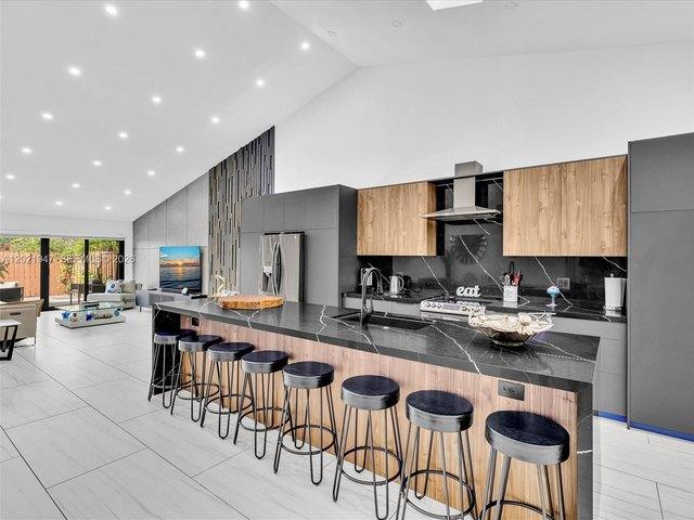 500 NE 199th Ter Unit 7J, Miami, FL 33179