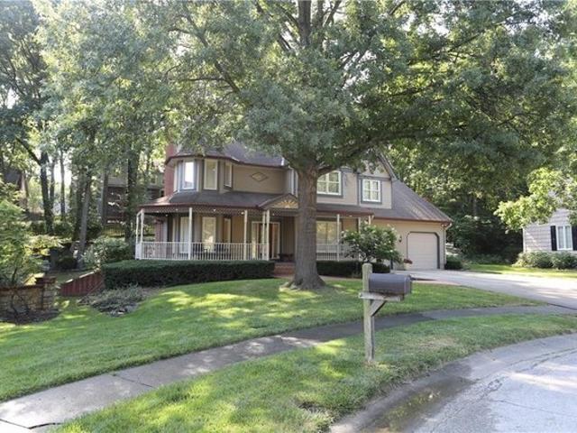 500 NW 44th Ter, Gladstone, MO 64116