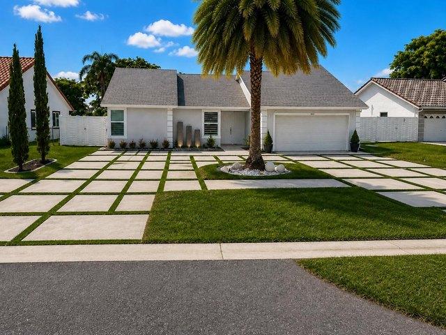 500 NW 86th Ave, Pembroke Pines, FL 33024