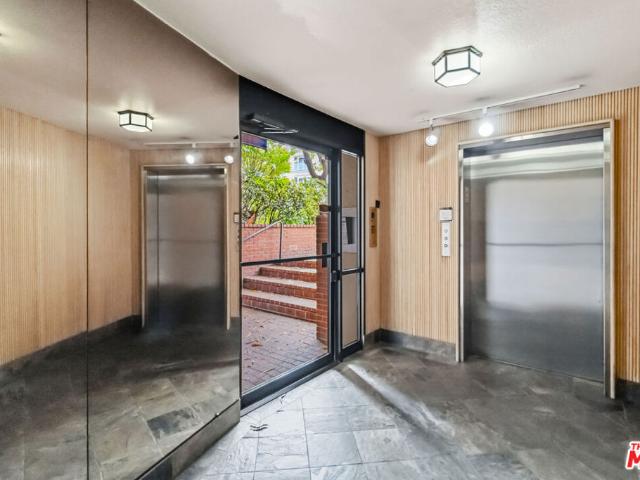 500 s barrington avenue 2