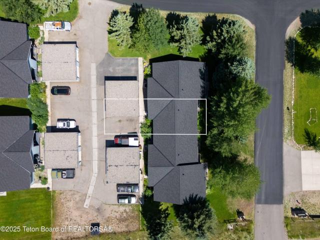 500 Snake River Dr, Unit 2, Alpine, WY 83128 | MLS #25 1933