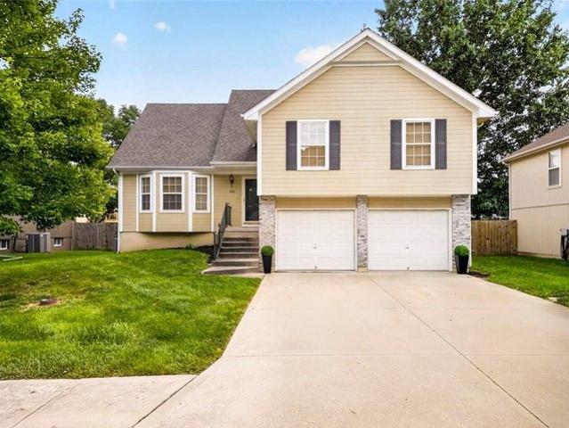500 SE Alger Dr, Blue Springs, MO 64014