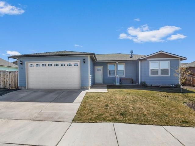500 SE Segoviano Ct, Madras, OR 97741