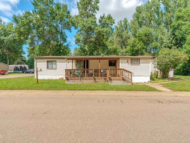 500 Stratford Dr, Bismarck, ND 58504