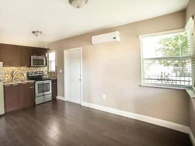 500 SW 9th Ave #10, Miami, FL 33130