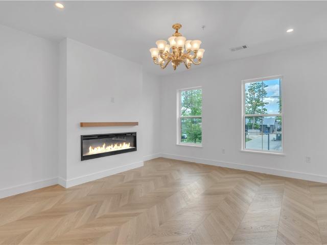 500 SW B Street 5