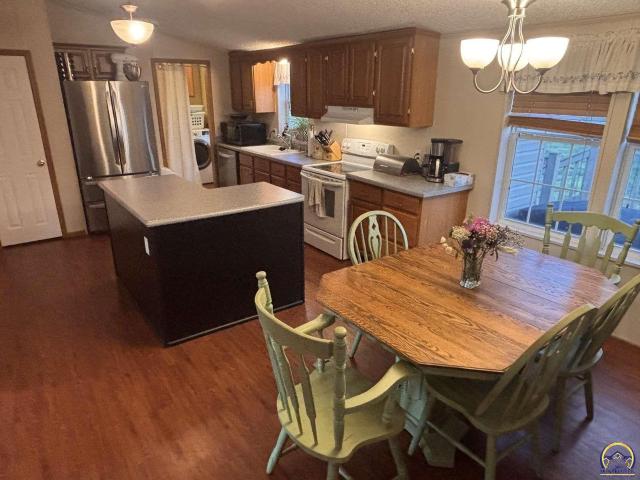 500 Sycamore St, Cottonwood Falls, KS 66845 | MLS #244038 | Compass