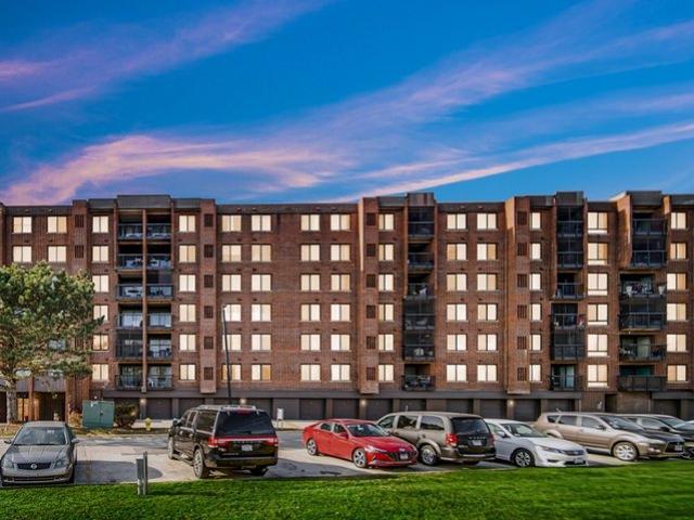 500 Park Ave Apt 122, Calumet City, IL 60409