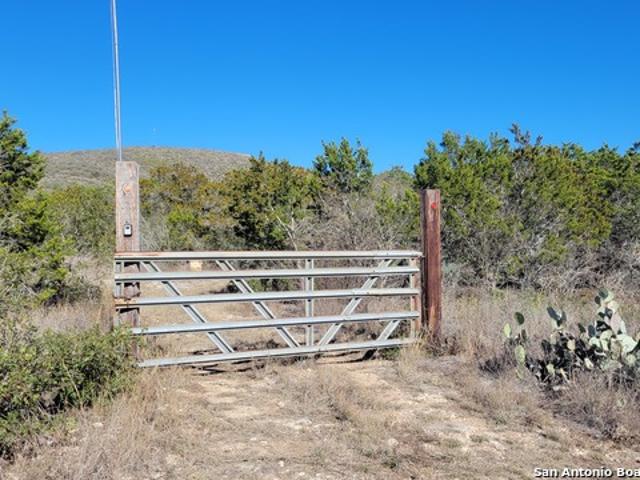 500 Private Road 3340
