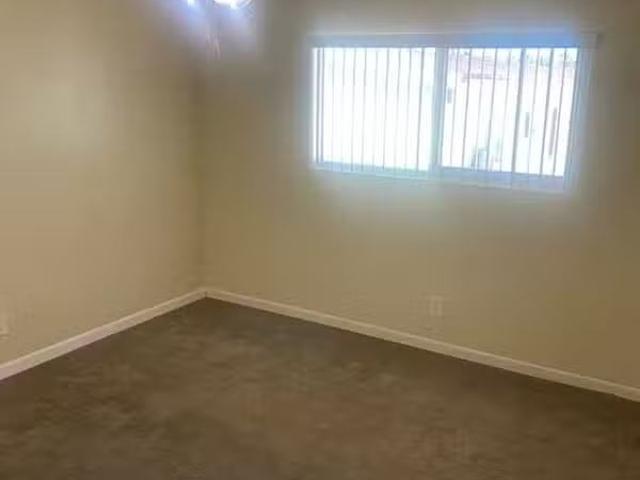 $500 REBATE SPACIOUS 2BR/1BA Unit with pri. Apartments in La.