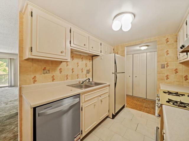 500 Redondo Drive # 205
