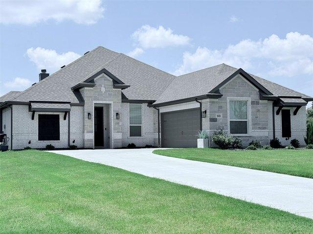 500 River Bank Ct, Granbury, TX 76049