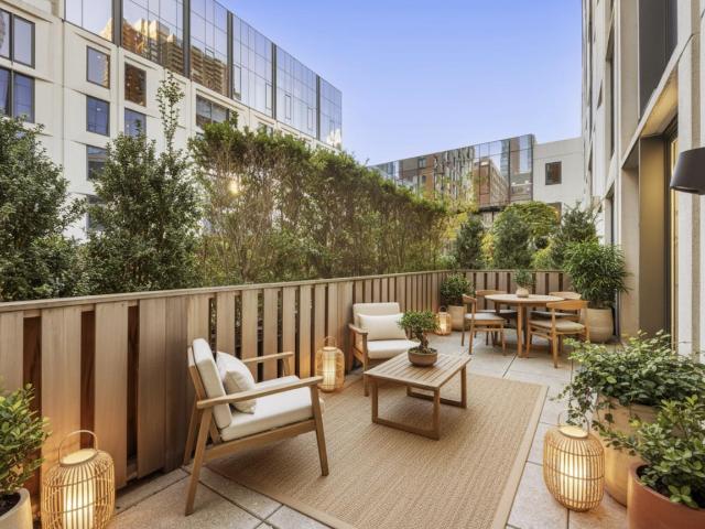 500 W 45th Street 211