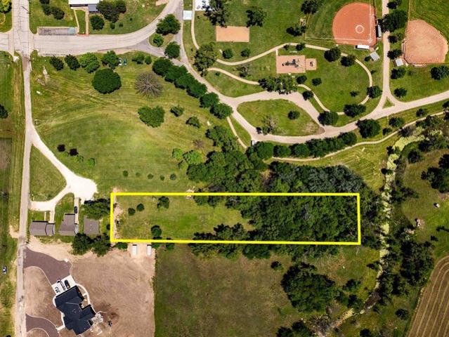 500 W 4th St, Ellis, KS 67637