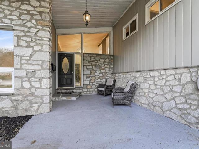 500 W Waverly Road