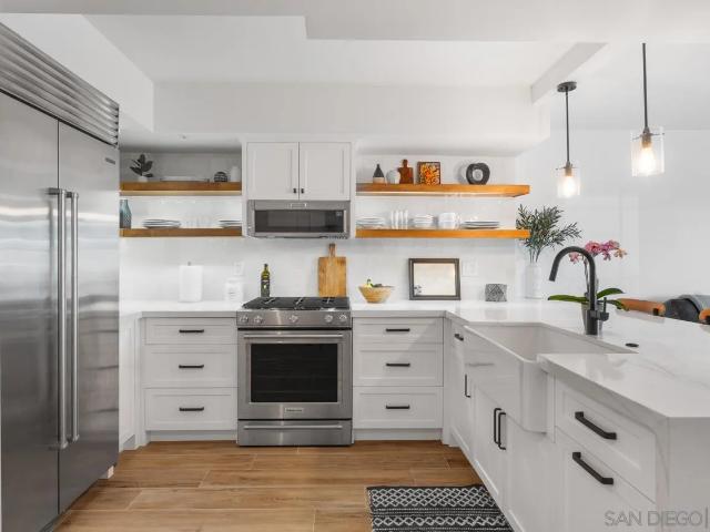 500 W Harbor Dr. 616