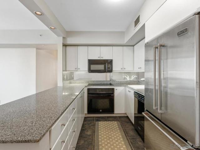 500 W Harbor Dr. 714