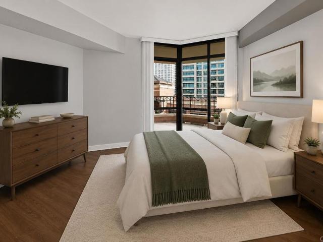 500 W Harbor Drive 716