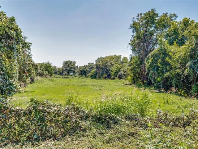 500 W Oakdale Rd, Grand Prairie, TX