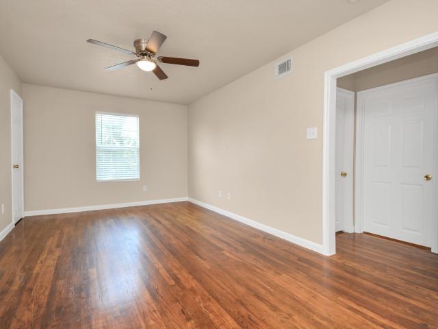 500 W Pitts Avenue 104