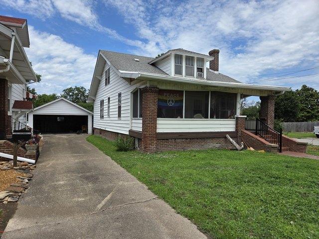 500 W Sloan St, Harrisburg, IL 62946