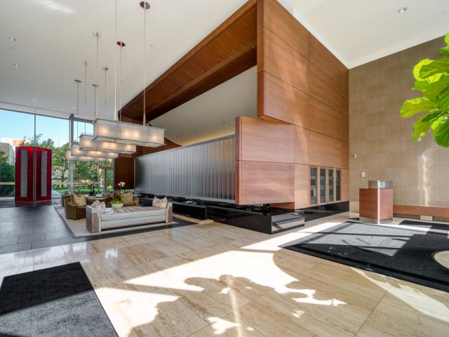 500 W Superior Street # 1113
