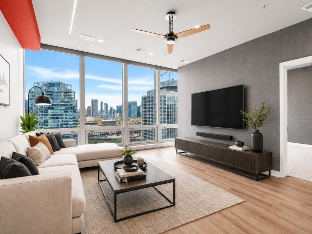 500 W Superior Street # 1509