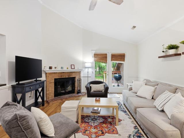 500 Woodcroft Parkway 8a