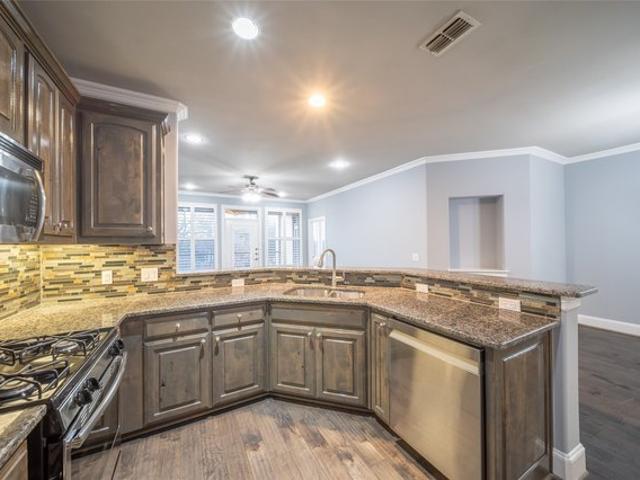 500 Waters Edge Dr Apt 214, Lake Dallas, TX 75065