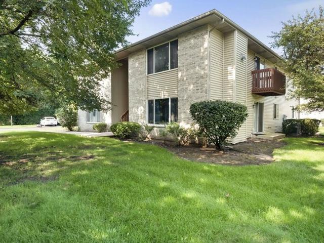 500 Westwood Ct Apt D, Crystal Lake, IL 60014