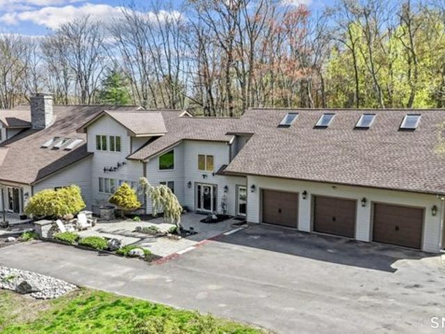 500 Thrall Ave, Suffield, CT 06078