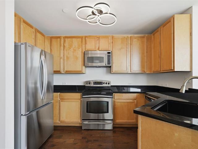 500 Throckmorton Street # 1108