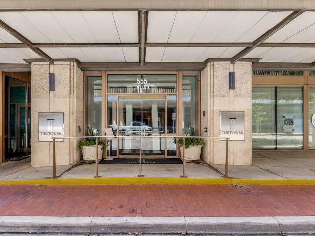 500 Throckmorton Street # 2207