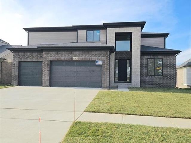 50147 Mustang Dr, Macomb Township, MI 48042