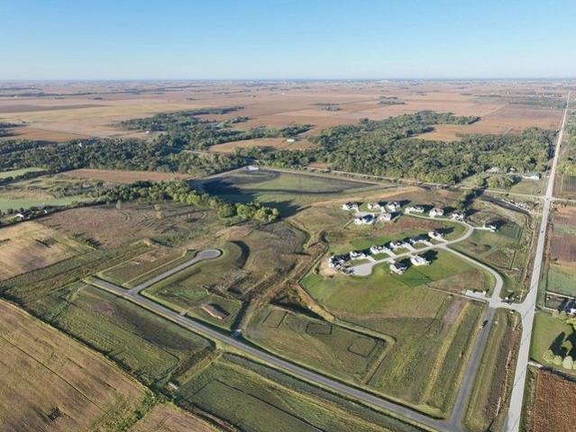 50157 Prairie Point Ct, Ames, IA 50014
