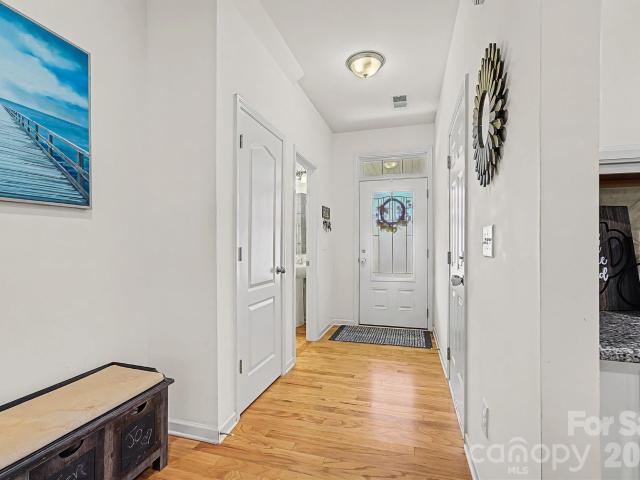 5015 Mockernut Lane