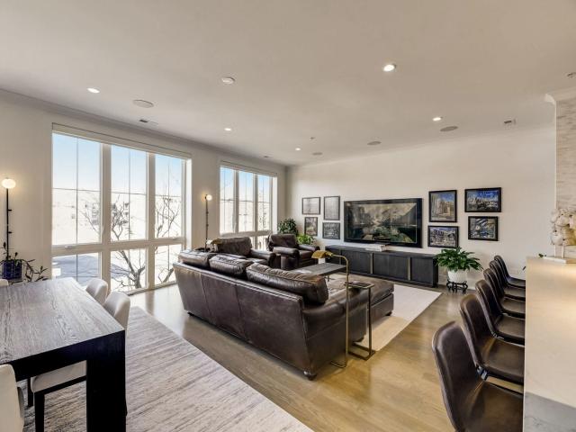 5015 N Clark St, Unit 201, Chicago, IL 60640 | MLS #12619 | Compass