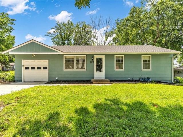 5015 NE 44th St, Kansas City, MO 64117