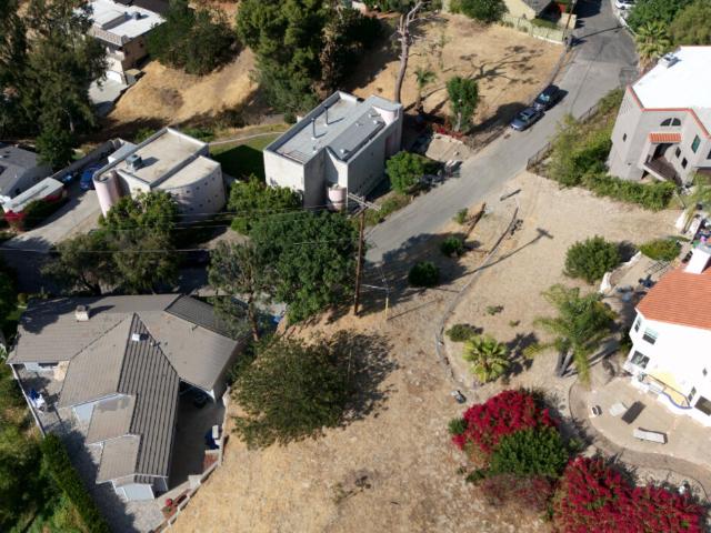 5015 Calatrana Dr, Woodland Hills, CA 91364 | MLS #26660 | Compass