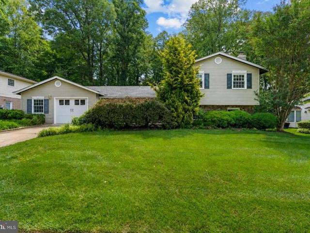 5015 Gadsen Dr, Fairfax, VA 22032