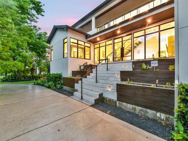 5015 S Braeswood Blvd, Houston, TX 77096