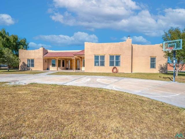 5015 Thunderbird Rd, Roswell, NM 88201