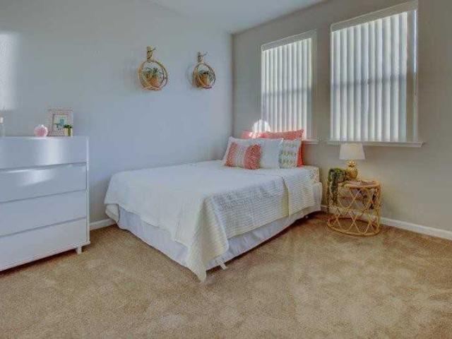 5015BSV 2 Bedroom Apartment for Rent at 8072 N Millbrook Ave, Fresno, CA 93720 Woodward Park