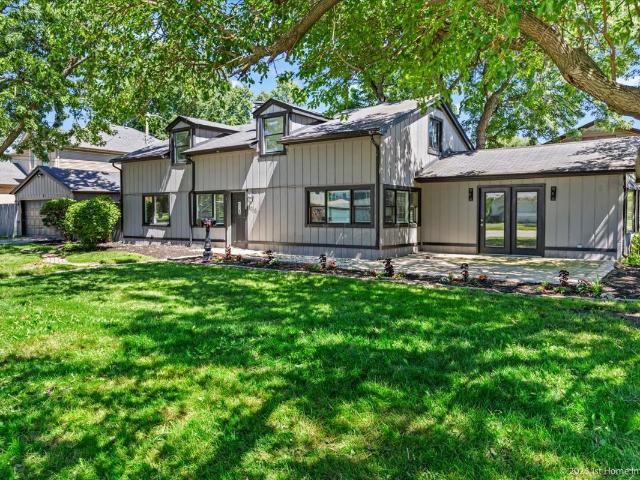 5016 Oak Center Drive