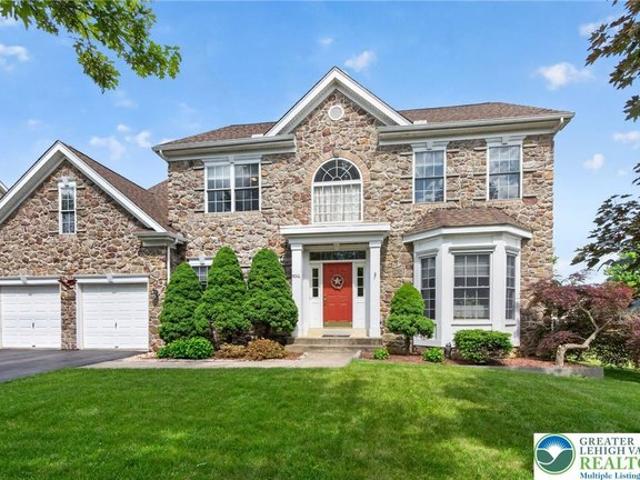 5016 Allen Dr, Hanover Township, PA 18017